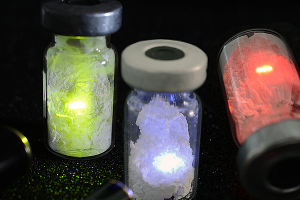 Applications for material & product detection based on fluorescent ...